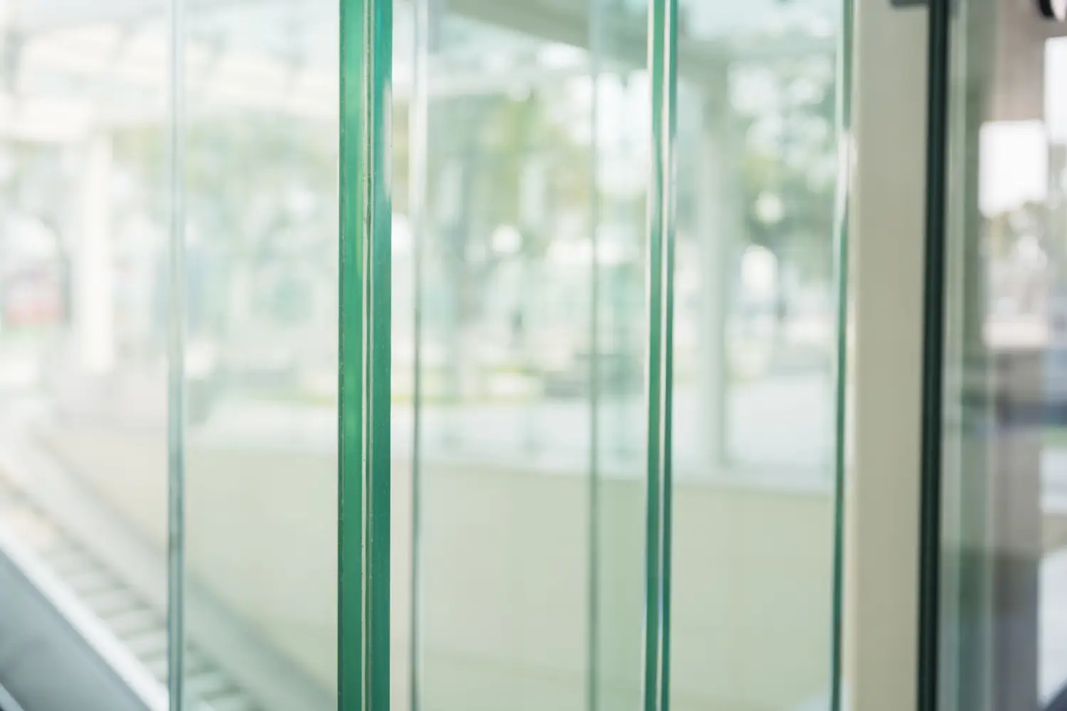 Curved Glass Walls in West Palm Beach, FL | Luxury Staircase Railings
